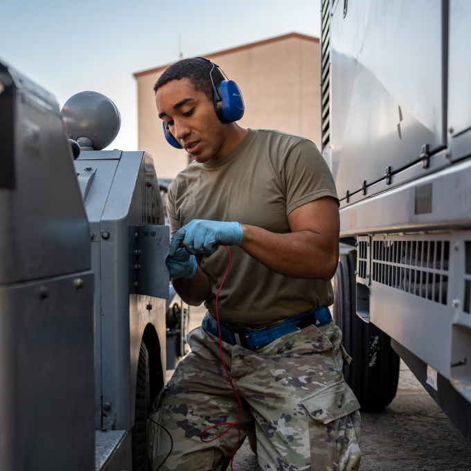 Aircraft Maintainer & Aircraft Mechanic Careers - U.S. Air Force